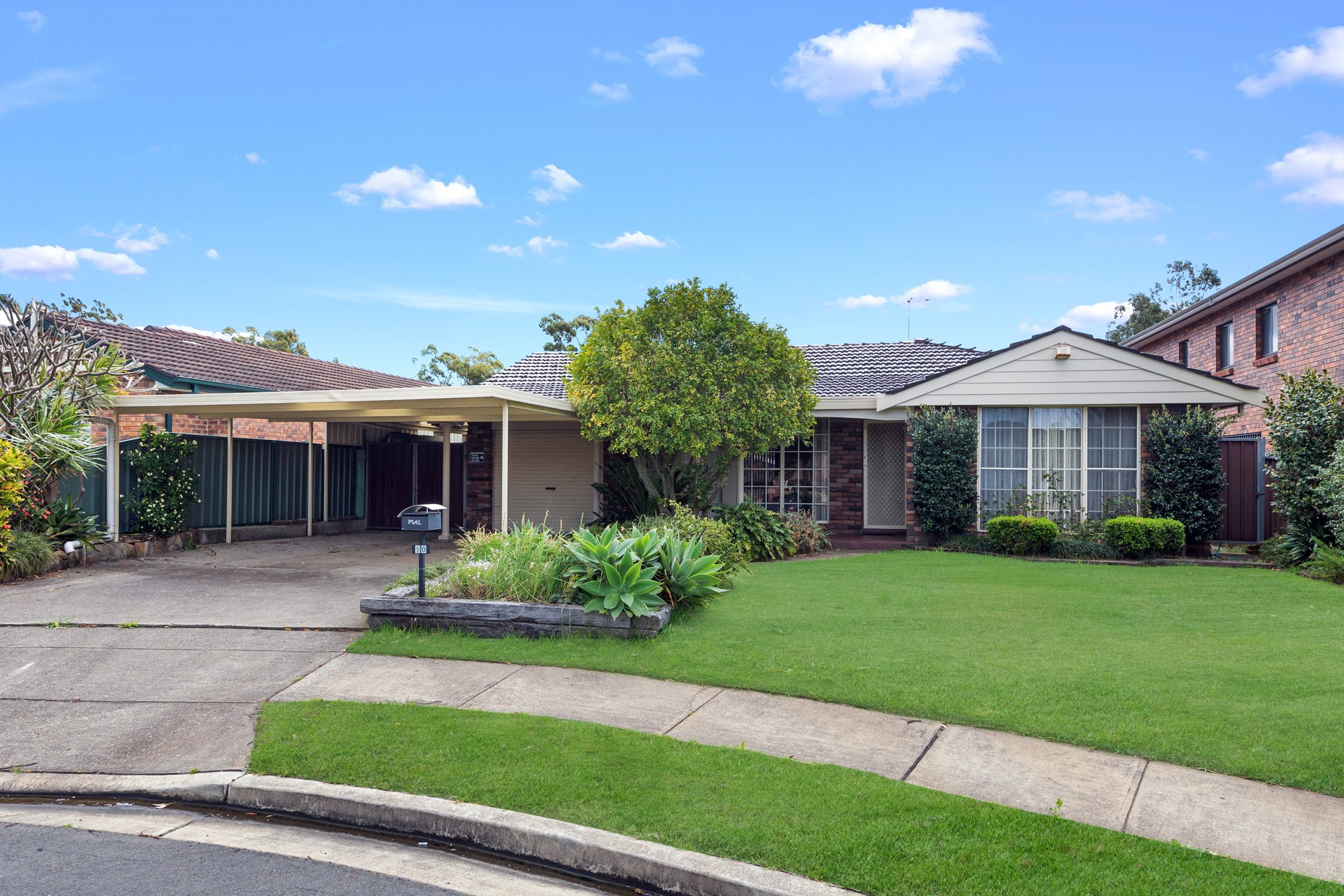 10 Toorak Close, ST JOHNS PARK NSW 2176 - BOS Realty